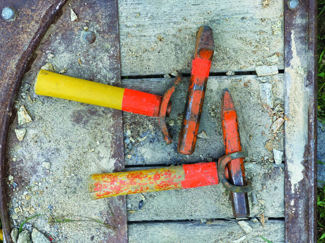 Basic Techniques for Shaping Stone by Hand – Mother Earth News